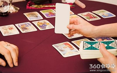 解读圣杯皇后牌大体上的意义-算命-星座大全